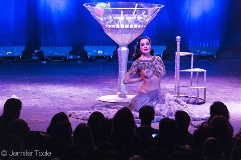 Dita Von Teese Dailytoole