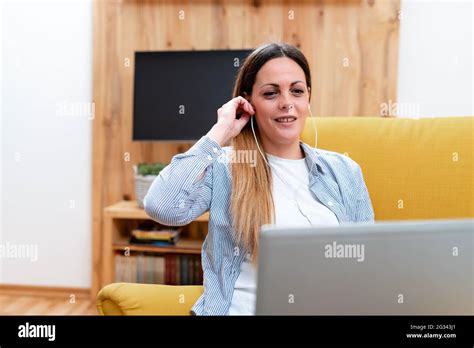 Abstract Giving Business Advice Online, Spreading Internet Presence, Virtual Class Meeting ...