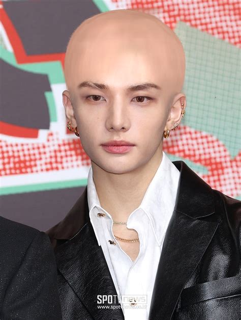 Bald Hyunjin Fotos Engraçadas E Fofas Fotos Com Frases Engraçadas