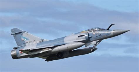 Франция сообщила о прибытии на Украину первых Mirage 2000 с украинскими летчиками