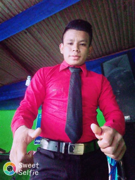 Cantante Abner Zacarías