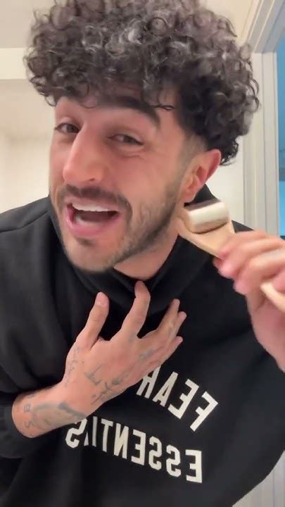 این بشر با پریز برق هن دعوا داره🤣🤣🤣عاشقتم بخدا ️ Youtube