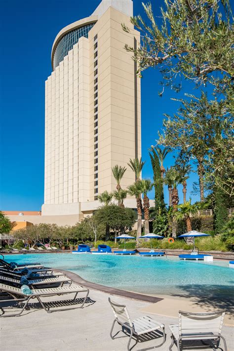 Best Hotel Pools In California Morongos Oasis Pool Building A Pool