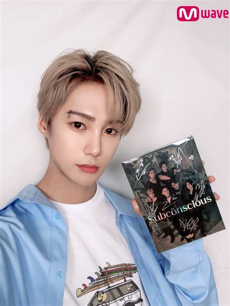 Vav On Twitter Rt Officialmwave Mwave Shop Vav Selfie For Vampz