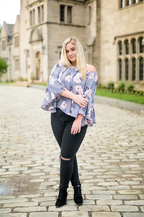 Discover 10 Plus Size Poses And Plus Size Posing Ideas Photography