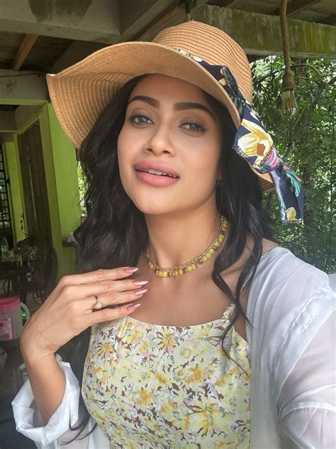 Ceylon Models Ceylon Models Added A New Photo