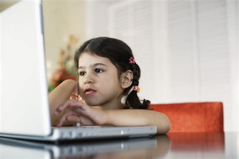 Study Here S How To Beat The Stereotypes That Keep Women Out Of Computer Science GeekWire