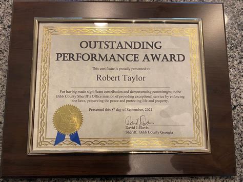 Deputy Robert Taylor Receives Outstanding Performance Award