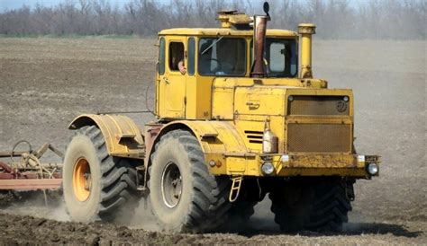 Traktor Klasszikus Napi 16 óra Lovaglás A Szörnyetegen GÉpmax