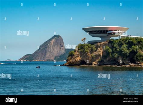 Museum Of Contemporary Art Niteroi With Sugar Bread In The Background