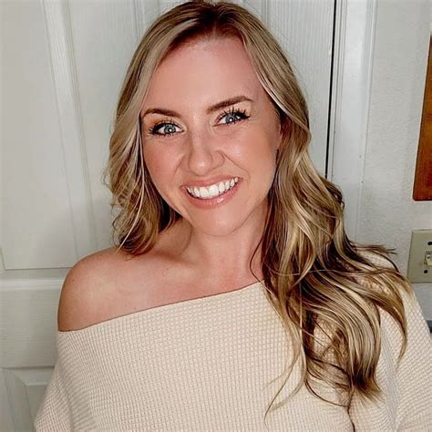 Meg Stone Instagram Tiktok Linktree