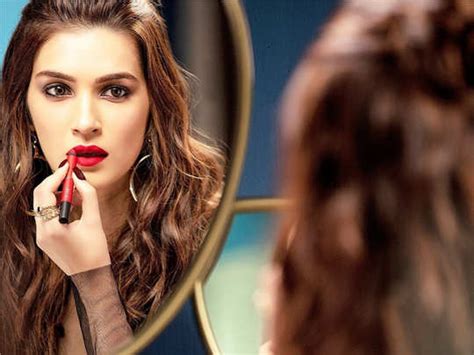 Light Makeup Kaise Kare Saubhaya Makeup