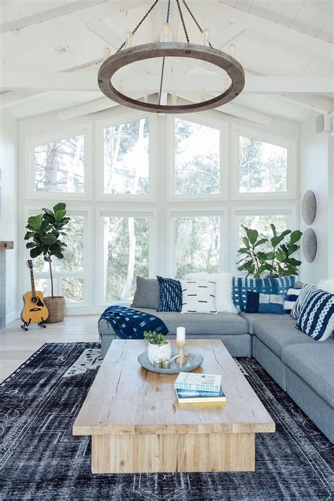 Rustic Chic Decor Bringing The Outdoors In Futuristic Architecture