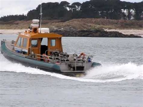 Lightning Jet Boat Leaving St Martins Isles Of Scilly 27thfeb2009 Youtube