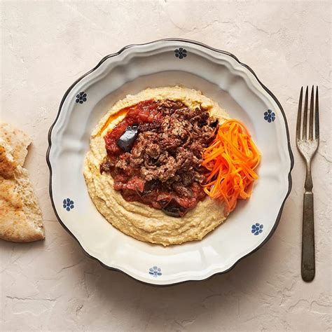 Hummus Med Tomatgryta Fläskfärs Och Picklad Morot Recept
