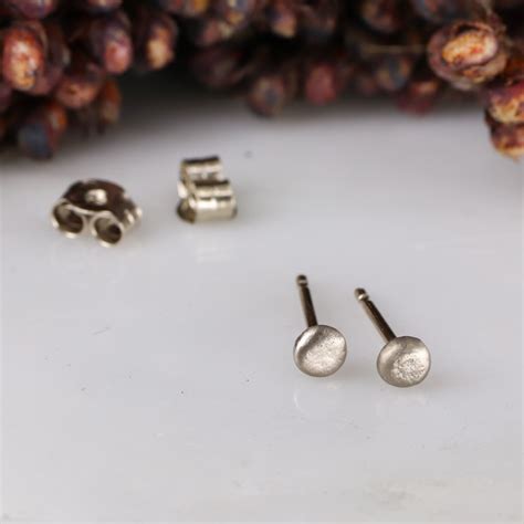 18ct White Gold Small Molten Earstuds Baroque Jewellery