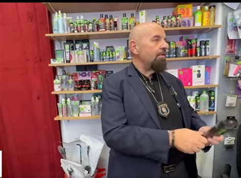 Piedone Conduce Razii în Sex Shop Urile Din Capitală Amenzi De Aproape Un Milion De Lei Care A