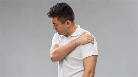 How To Fix A Dislocated Shoulder Should You Try To Reposition The