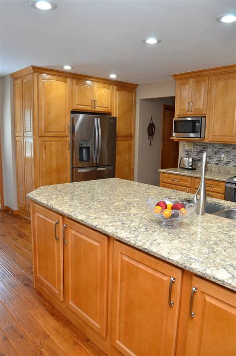 Chesterton In Haas Signature Collection Maple Honey Kitchen Traditional