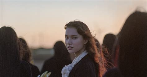 Hana Hopeがニュー・アルバム『between The Stars』を2025年3月にリリース 4月には東京・渋谷 での単独公演も