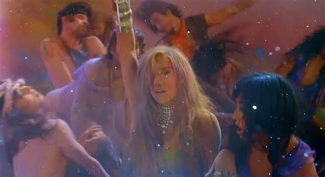 Take It Off Kesha（ケシャ） 洋楽box ～洋楽をひたすら和訳するブログ～