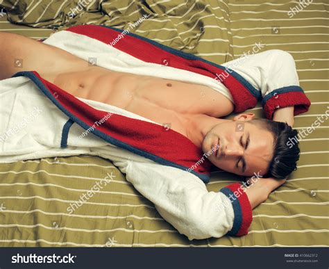 Photo De Stock Sexy Nude Male Model Muscular Body 410662312 Shutterstock