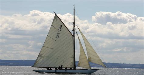 Rostock Sailing Gaffelrigg Auf Mahagoni 12er Heti Unter Segeln
