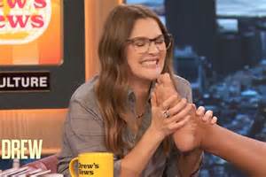 Drew Barrymore Cant Stop Smelling Feet On Her Talk Show Drew Barrymore Cant Stop Smelling Feet On Her Talk Show