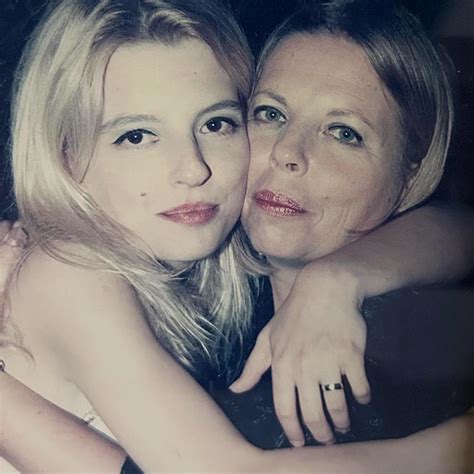 ‎dana Berger דנה ברגר‎ Added A New Dana Berger דנה ברגר