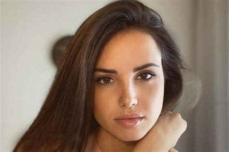 مجری زیبای ایتالیایی که باعث شد طرفداران تیم های دیگر هم هوادار آث