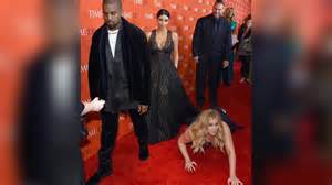 Nach Zehn Jahren Amy Schumer Wiederholt Legendären Moment Mit Kim