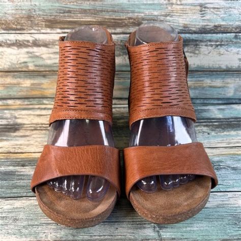 Sofft Shoes Sofft Milan Ankle Cuff Sandal Womens 85m Brown Leather