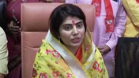 Women Can Fulfil Dreams Post Marriage Rivaba Jadeja On Gujarat Polls