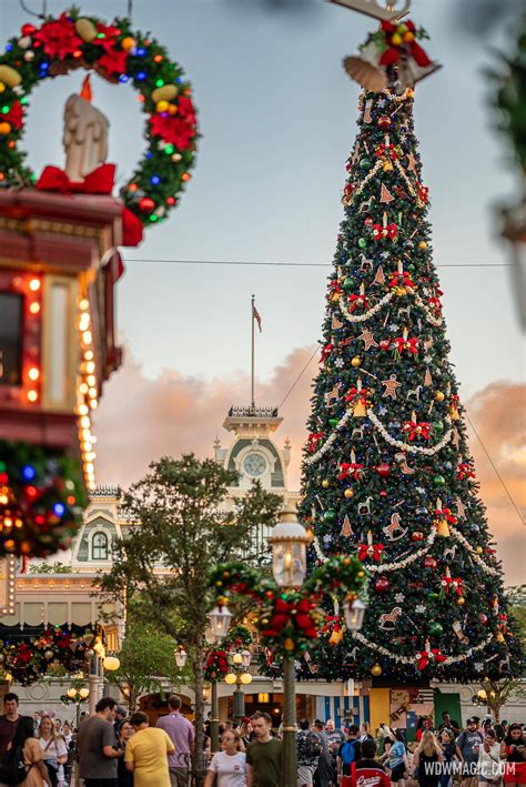 Magic Kingdom Disney Decorate For Christmas