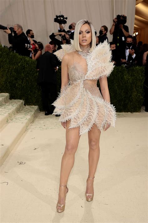 Hailee Steinfeld 2021 Met Gala • Celebmafia