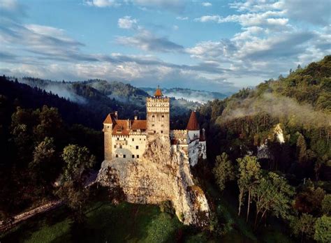Castelul Bran Intre Mit Si Adevar Legenda Contelul Dracula