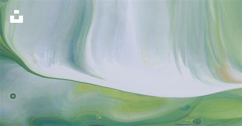 흰색 배경에 녹색과 흰색 소용돌이 그림 사진 Unsplash의 무료 그림 이미지