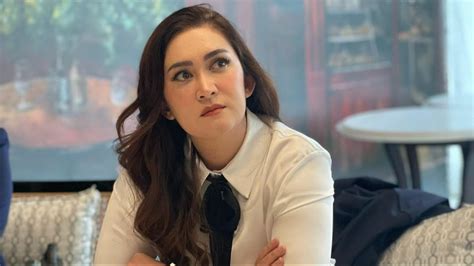 Profil Nafa Urbach Lengkap Karier Kehidupan Pribadi Dan Alasan