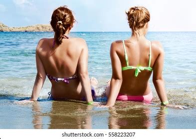 107 194 Naked Women Sitting On Beach Close Royalty Free Images Stock