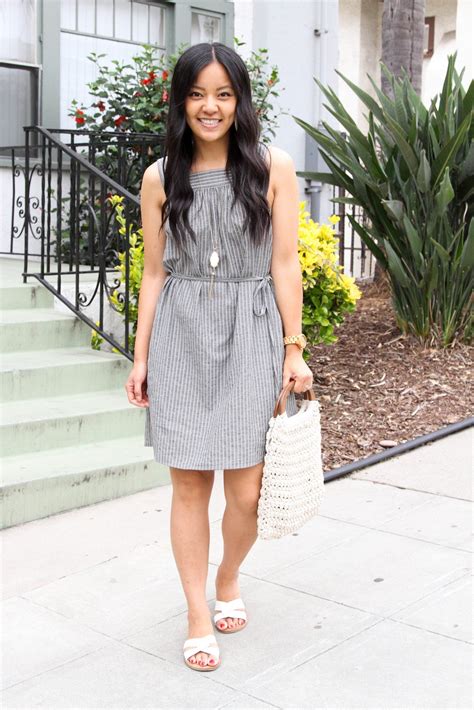 6 Versatile Flat Sandals For Your Summer Sandal Collection Casual