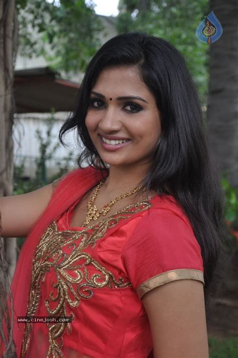 Niranjana Stills Photo 32 Of 66