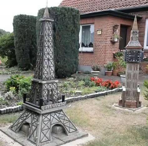 Outsider Environments Europe Albert Diekmann Replik Im Vorgarten Replicas In Front Yard