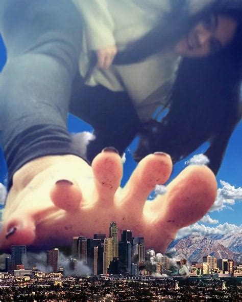 My Giant Feet About To End A City Rgiantessfeet