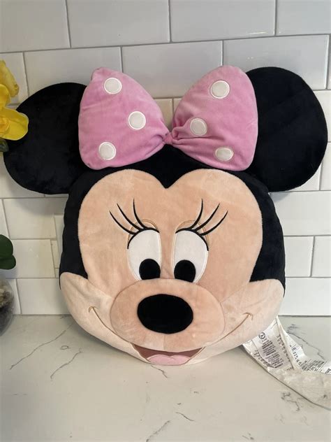 Minnie Mouse Face Pink Bow