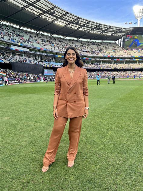 Eh Lanja Meeda Modda Kasi Ga Lesthundhi Ahhhh Sexy Dusky Solid Lanja Sanjana Ganesan Ahhhhhh