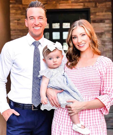 Shae Robins Biography Age Height Husband Mrdustbin