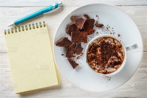 画板和一杯热可可