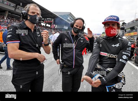 L To R Ciaron Pilbeam Gbr Alpine F1 Team Chief Race Engineer With Karel Loos Bel Alpine