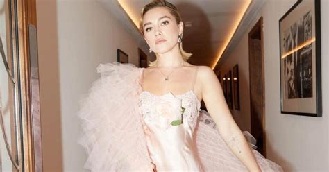 Florence Pugh Once Went Skinny Dipping And Flashed Her N Pples Publicly