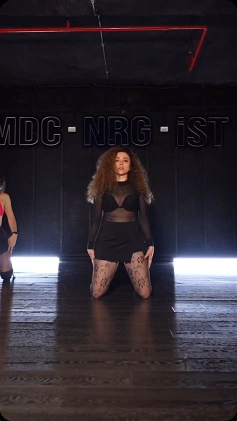 ‎هانا پرواز دنسر ، آموزش رقص‎ ‎دنسرحرفهایی رقصخارجی دنس Dance‎ Instagram